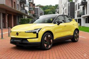 Dzeltens Volvo EX30 2024 Viļņa, ar dzinēja tilpumu 0.00 L un nobraukumu 70 tūkst. km par 32950 €, foto 3 vietnē AUTOMOTO.COM.LV