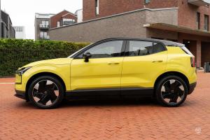 Dzeltens Volvo EX30 2024 Viļņa, ar dzinēja tilpumu 0.00 L un nobraukumu 70 tūkst. km par 32950 €, foto 4 vietnē AUTOMOTO.COM.LV