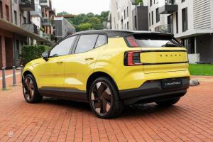Dzeltens Volvo EX30 2024 Viļņa, ar dzinēja tilpumu 0.00 L un nobraukumu 70 tūkst. km par 32950 €, foto 5 vietnē AUTOMOTO.COM.LV