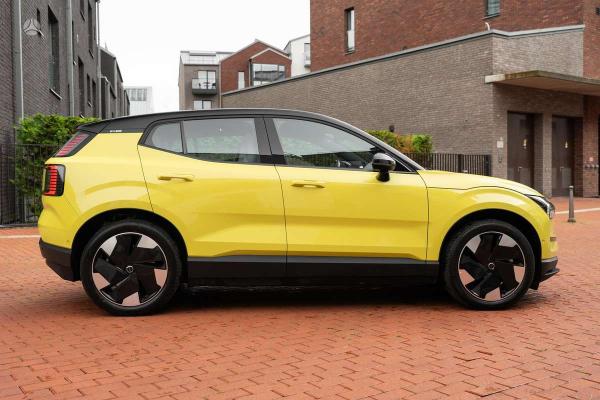Volvo EX30 2024 Viļņa vietnē Dzeltens Volvo EX30 2024 Viļņa, ar dzinēja tilpumu 0.00 L un nobraukumu 70 tūkst. km par 32950 €, foto 9 vietnē AUTOMOTO.COM.LV