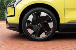 Dzeltens Volvo EX30 2024 Viļņa, ar dzinēja tilpumu 0.00 L un nobraukumu 70 tūkst. km par 32950 €, foto 13 vietnē AUTOMOTO.COM.LV