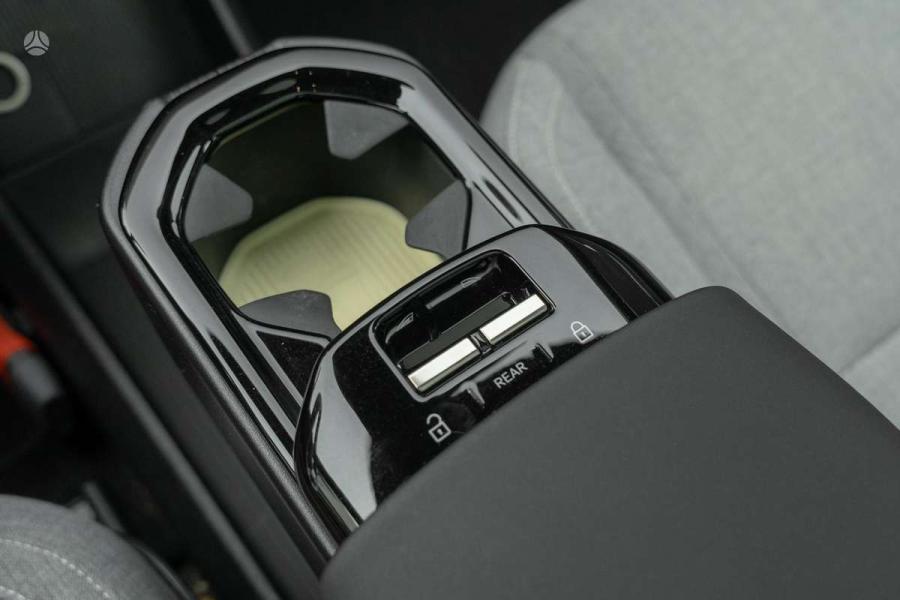 Dzeltens Volvo EX30 2024 Viļņa, ar dzinēja tilpumu 0.00 L un nobraukumu 70 tūkst. km par 32950 €, foto 36 vietnē AUTOMOTO.COM.LV