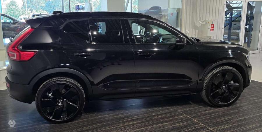 Melns Volvo EX40 2025 Šauļi, ar dzinēja tilpumu 0.00 L un nobraukumu 28 tūkst. km par 36900 €, foto 6 vietnē AUTOMOTO.COM.LV