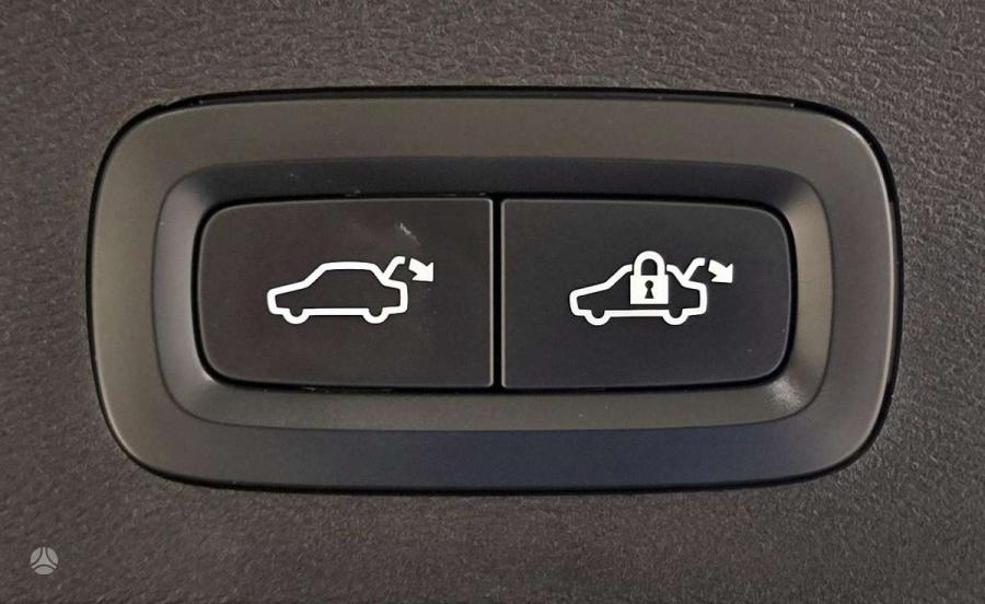 Melns Volvo EX40 2025 Šauļi, ar dzinēja tilpumu 0.00 L un nobraukumu 28 tūkst. km par 36900 €, foto 11 vietnē AUTOMOTO.COM.LV