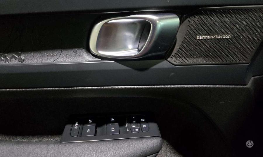 Melns Volvo EX40 2025 Šauļi, ar dzinēja tilpumu 0.00 L un nobraukumu 28 tūkst. km par 36900 €, foto 14 vietnē AUTOMOTO.COM.LV
