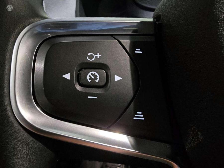 Melns Volvo EX40 2025 Šauļi, ar dzinēja tilpumu 0.00 L un nobraukumu 28 tūkst. km par 36900 €, foto 15 vietnē AUTOMOTO.COM.LV