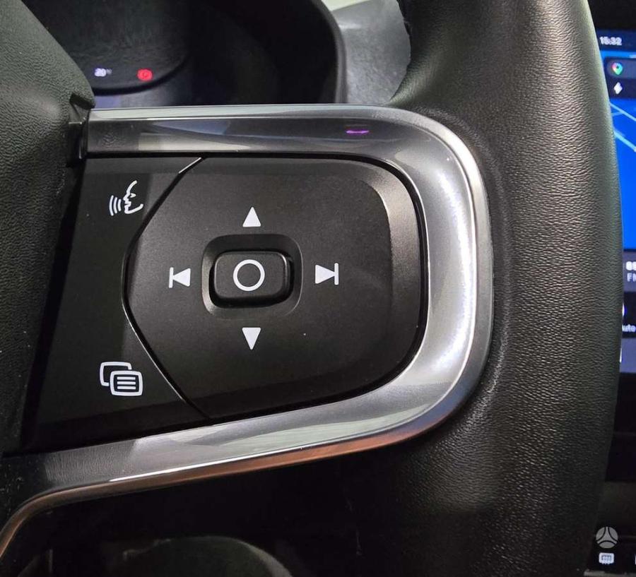 Melns Volvo EX40 2025 Šauļi, ar dzinēja tilpumu 0.00 L un nobraukumu 28 tūkst. km par 36900 €, foto 16 vietnē AUTOMOTO.COM.LV