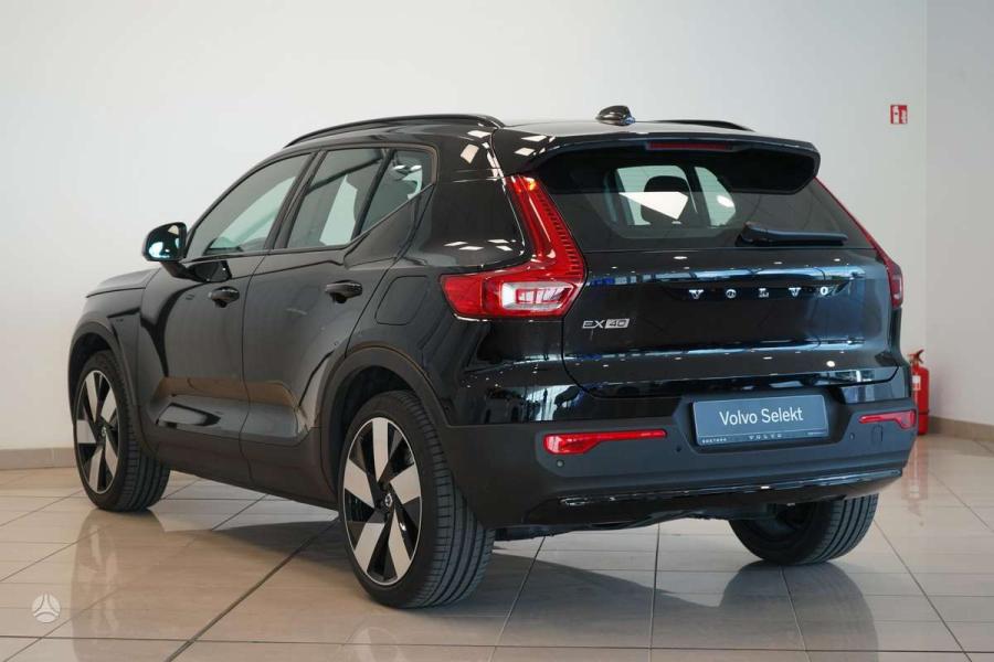 Black Volvo EX40 2026 in Vilnius, with an engine capacity of 0.00 L and mileage of 10 thousand km for 42900 €, photo 4 on AUTOMOTO.COM.LV