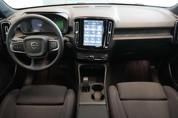 Black Volvo EX40 2026 in Vilnius, with an engine capacity of 0.00 L and mileage of 10 thousand km for 42900 €, photo 9 on AUTOMOTO.COM.LV