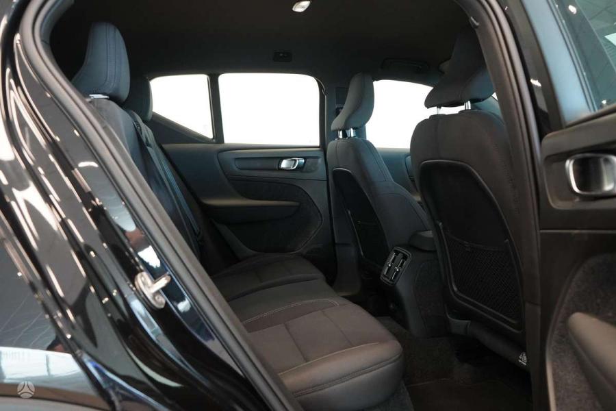 Black Volvo EX40 2026 in Vilnius, with an engine capacity of 0.00 L and mileage of 10 thousand km for 42900 €, photo 13 on AUTOMOTO.COM.LV