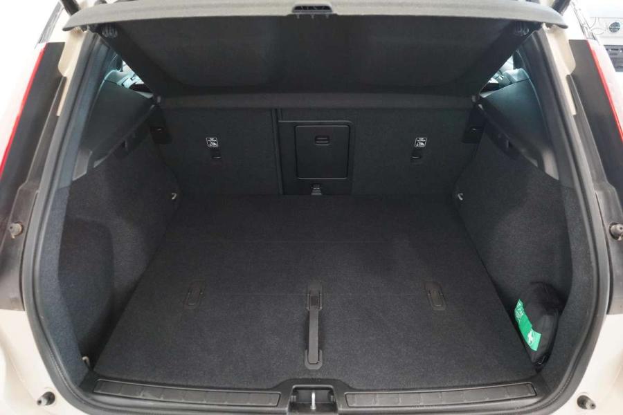 Brown Volvo EX40 2026 in Vilnius, with an engine capacity of 0.00 L and mileage of 10 thousand km for 44900 €, photo 14 on AUTOMOTO.COM.LV