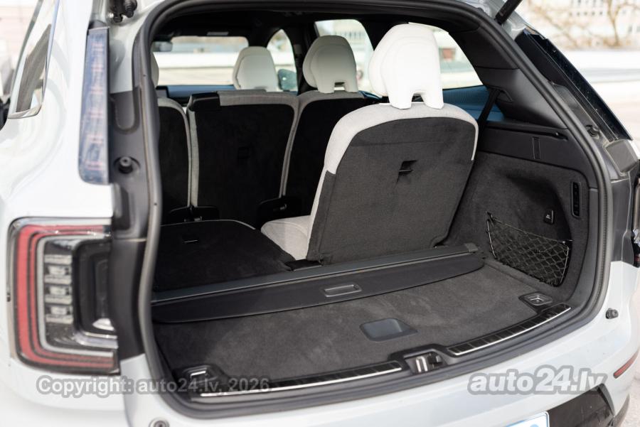 Grey Volvo EX90 2025 in Riga, with an engine capacity of 0.00 L and mileage of 8 thousand km for 73300 €, photo 17 on AUTOMOTO.COM.LV