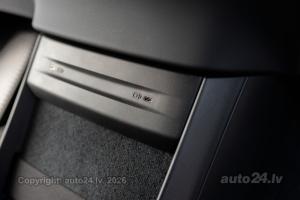 Grey Volvo EX90 2025 in Riga, with an engine capacity of 0.00 L and mileage of 8 thousand km for 73300 €, photo 20 on AUTOMOTO.COM.LV