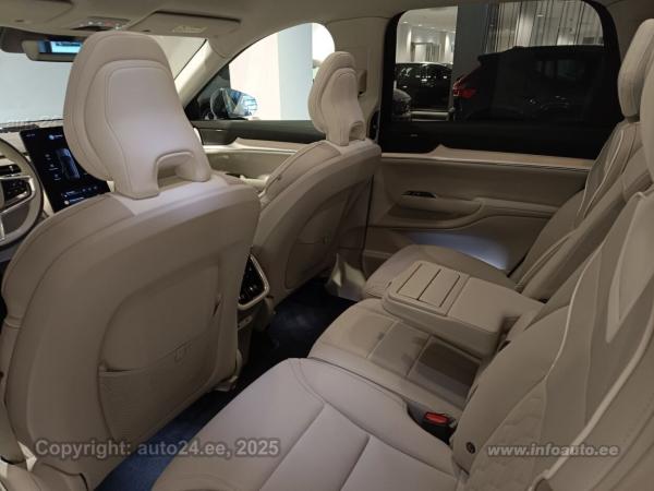 Grey Volvo EX90 2025 in Tallinn, with an engine capacity of 0.00 L and mileage of 4 thousand km for 89990 €, photo 11 on AUTOMOTO.COM.LV