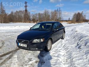 Black Volvo S40 2004 in Liepaja, with an engine capacity of 2.40 L and mileage of 288 thousand km for 1700 €, photo  on AUTOMOTO.COM.LV