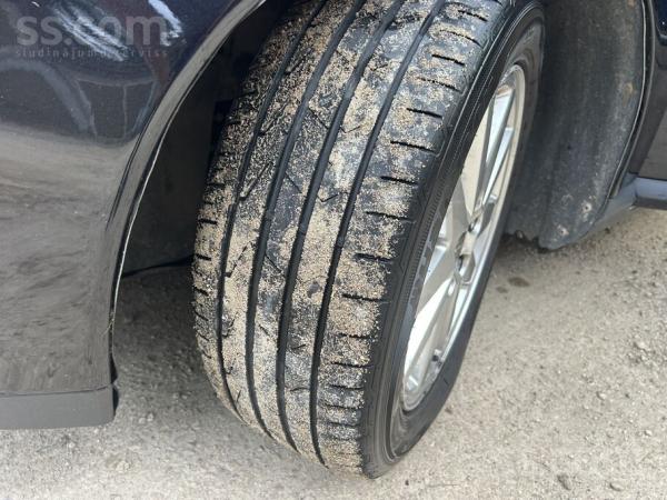 Black Volvo S40 2006 in Riga, with an engine capacity of 2.00 L and mileage of 365 thousand km for 2000 €, photo 7 on AUTOMOTO.COM.LV