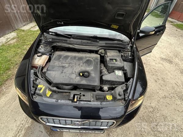 Black Volvo S40 2006 in Riga, with an engine capacity of 2.00 L and mileage of 365 thousand km for 2000 €, photo 8 on AUTOMOTO.COM.LV