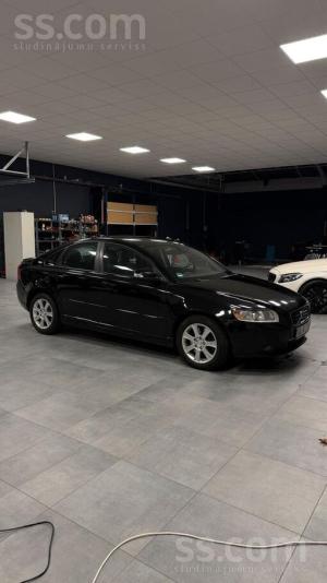 Black Volvo S40 2007 in Ogre, with an engine capacity of 1.80 L and mileage of 190 thousand km for 3995 €, photo 8 on AUTOMOTO.COM.LV