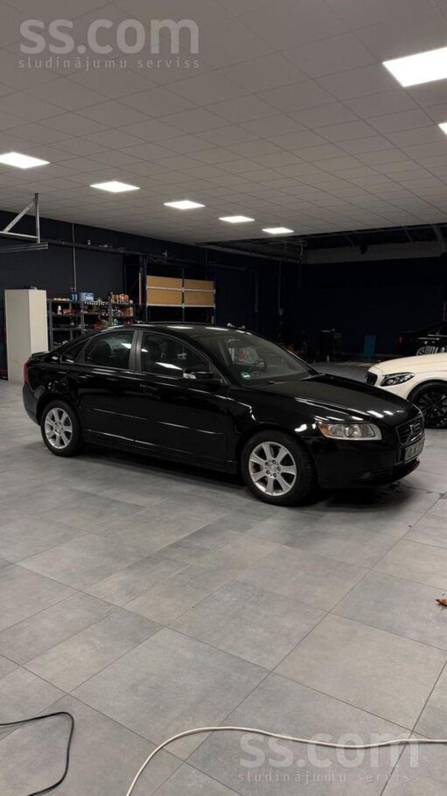Black Volvo S40 2007 in Ogre, with an engine capacity of 1.80 L and mileage of 190 thousand km for 3995 €, photo 8 on AUTOMOTO.COM.LV