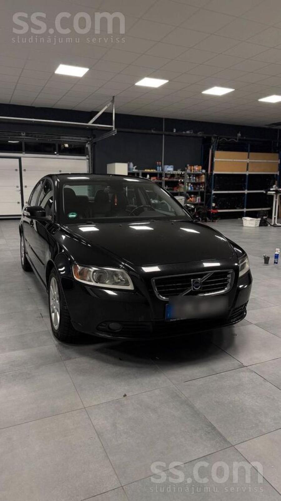 Black Volvo S40 2007 in Ogre, with an engine capacity of 1.80 L and mileage of 190 thousand km for 3995 €, photo 9 on AUTOMOTO.COM.LV
