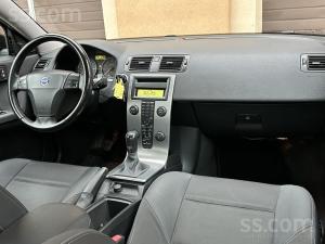 Black Volvo S40 2007 in Ogre, with an engine capacity of 1.80 L and mileage of 190 thousand km for 3995 €, photo 18 on AUTOMOTO.COM.LV