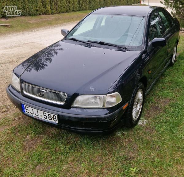 Melns Volvo S40 1997 Šauļi, ar dzinēja tilpumu 1.90 L un nobraukumu 117 tūkst. km par 650 €, foto 3 vietnē AUTOMOTO.COM.LV
