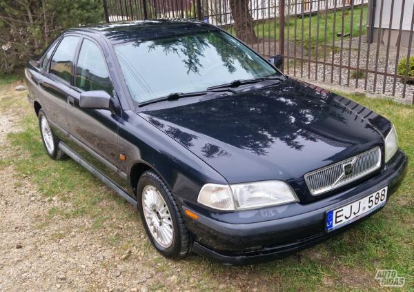 Melns Volvo S40 1997 Šauļi, ar dzinēja tilpumu 1.90 L un nobraukumu 117 tūkst. km par 650 €, foto 4 vietnē AUTOMOTO.COM.LV