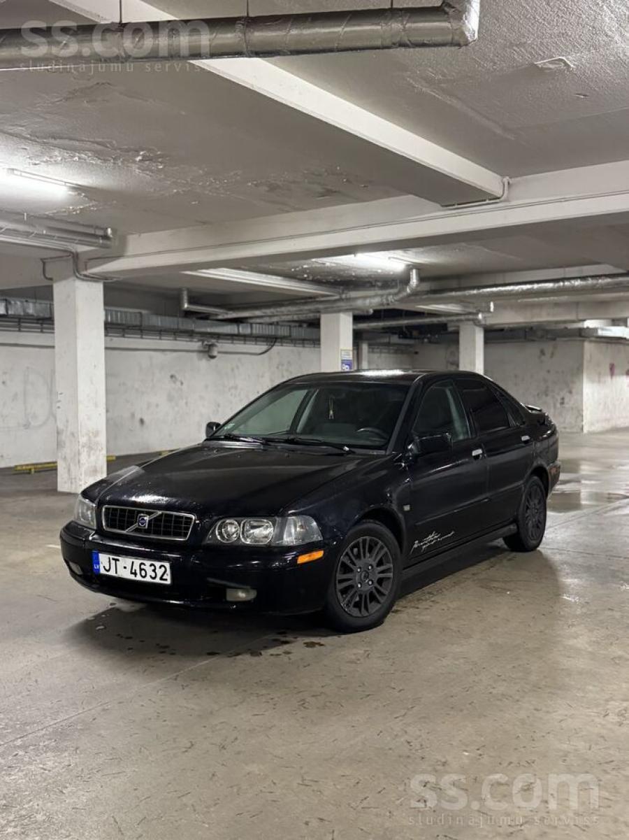 Melns Volvo S40 2003 Liepāja, ar dzinēja tilpumu 1.90 L un nobraukumu 168 tūkst. km par 750 €, foto 1 vietnē AUTOMOTO.COM.LV