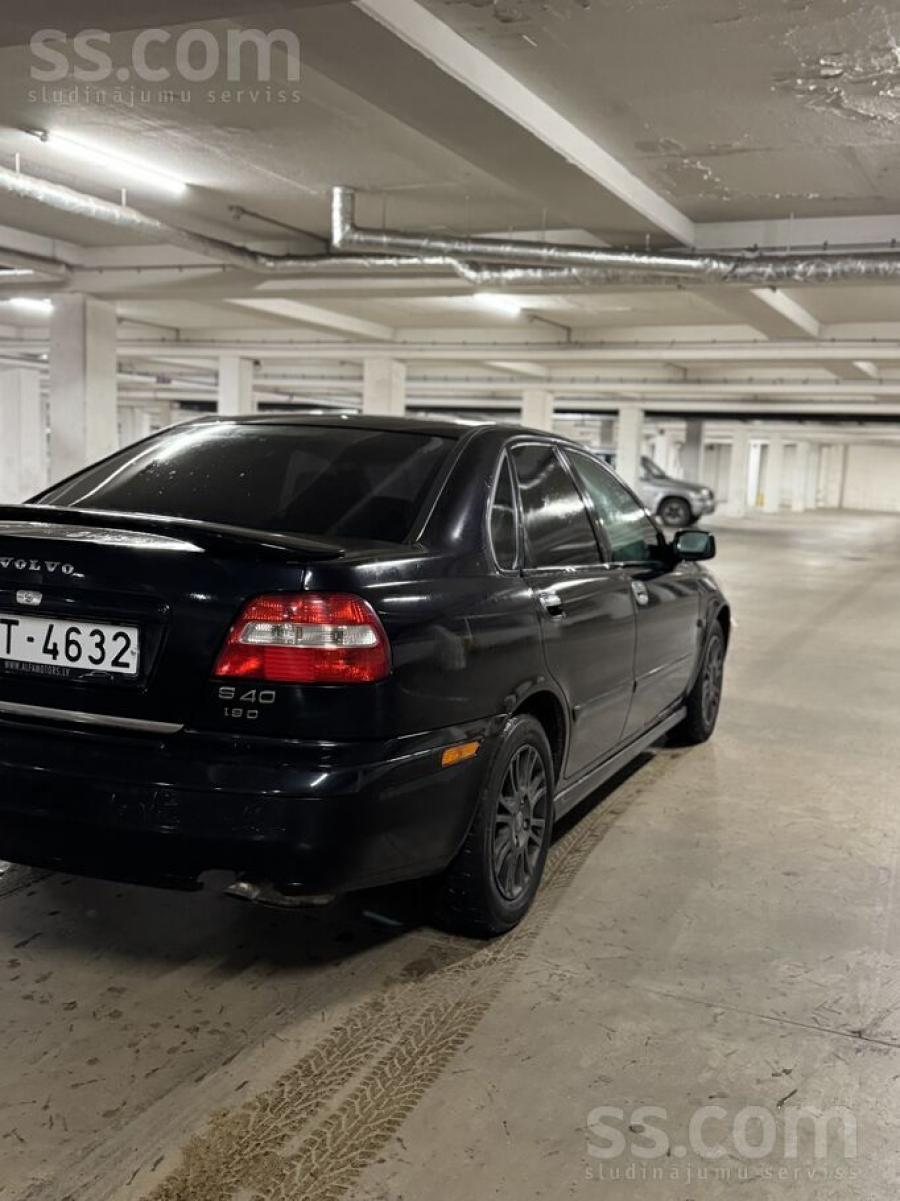 Melns Volvo S40 2003 Liepāja, ar dzinēja tilpumu 1.90 L un nobraukumu 168 tūkst. km par 750 €, foto 7 vietnē AUTOMOTO.COM.LV