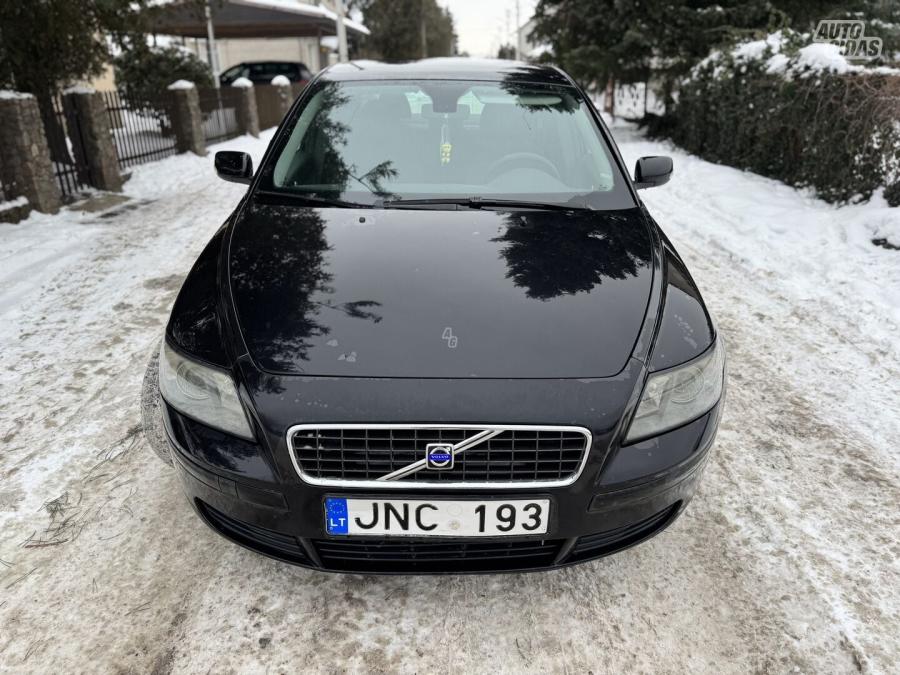 Melns Volvo S40 2004 Kauņa, ar dzinēja tilpumu 2.00 L un nobraukumu 306 tūkst. km par 1350 €, foto 2 vietnē AUTOMOTO.COM.LV