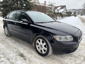 Melns Volvo S40 2004 Kauņa, ar dzinēja tilpumu 2.00 L un nobraukumu 306 tūkst. km par 1350 €, foto 3 vietnē AUTOMOTO.COM.LV