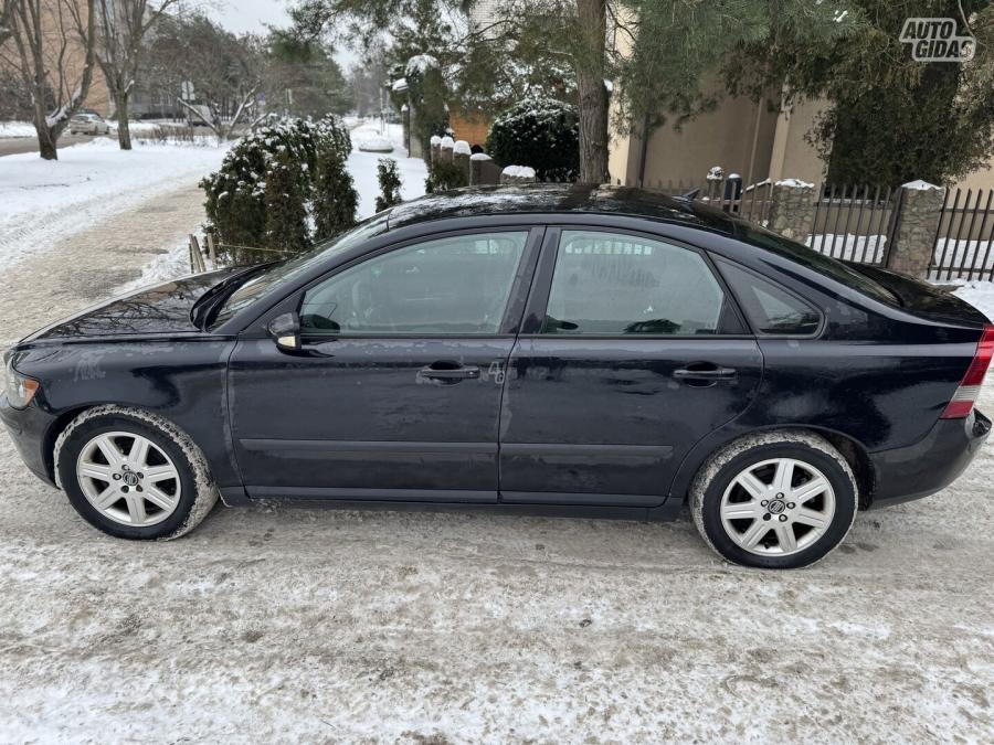 Melns Volvo S40 2004 Kauņa, ar dzinēja tilpumu 2.00 L un nobraukumu 306 tūkst. km par 1350 €, foto 9 vietnē AUTOMOTO.COM.LV