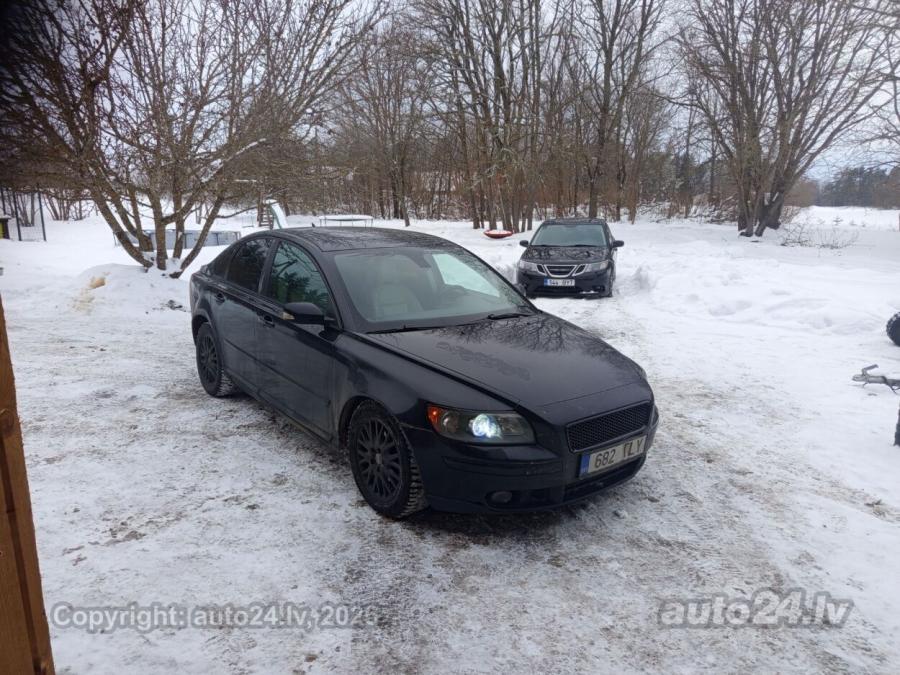 Black Volvo S40 2004 in Tallinn, with an engine capacity of 2.00 L and mileage of 0 thousand km for 1199 €, photo 1 on AUTOMOTO.COM.LV