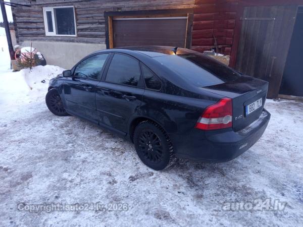 Melns Volvo S40 2004 Tallina, ar dzinēja tilpumu 2.00 L un nobraukumu 0 tūkst. km par 1199 €, foto 3 vietnē AUTOMOTO.COM.LV