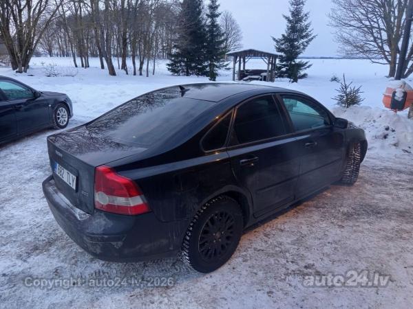 Melns Volvo S40 2004 Tallina, ar dzinēja tilpumu 2.00 L un nobraukumu 0 tūkst. km par 1199 €, foto 4 vietnē AUTOMOTO.COM.LV