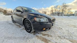 Melns Volvo S40 2004 Rakvere, ar dzinēja tilpumu 2.00 L un nobraukumu 400 tūkst. km par 1499 €, foto 9 vietnē AUTOMOTO.COM.LV