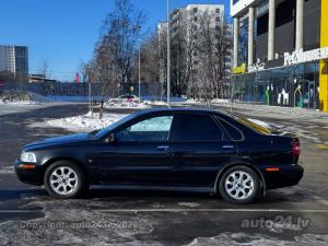 Black Volvo S40 2004 in Tallinn, with an engine capacity of 1.90 L and mileage of 233 thousand km for 2700 €, photo 3 on AUTOMOTO.COM.LV