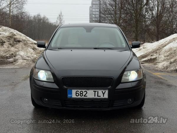 Black Volvo S40 2004 in Tallinn, with an engine capacity of 2.00 L and mileage of 0 thousand km for 1900 €, photo 2 on AUTOMOTO.COM.LV