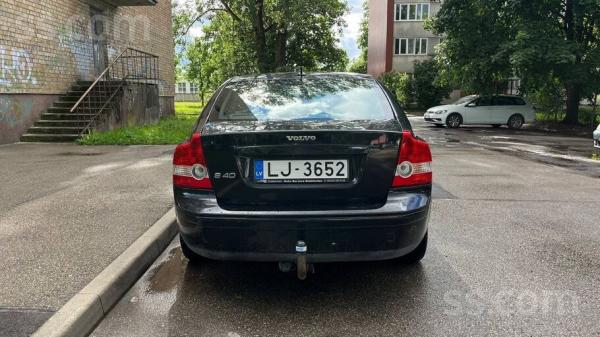 Melns Volvo S40 2004 Rīga, ar dzinēja tilpumu 2.00 L un nobraukumu 174 tūkst. km par 2000 €, foto 5 vietnē AUTOMOTO.COM.LV