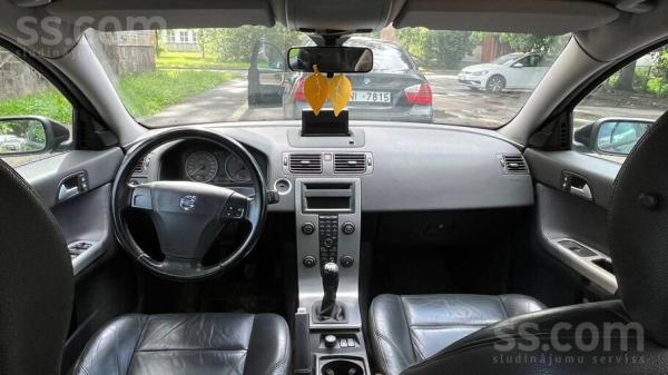 Melns Volvo S40 2004 Rīga, ar dzinēja tilpumu 2.00 L un nobraukumu 174 tūkst. km par 2000 €, foto 7 vietnē AUTOMOTO.COM.LV