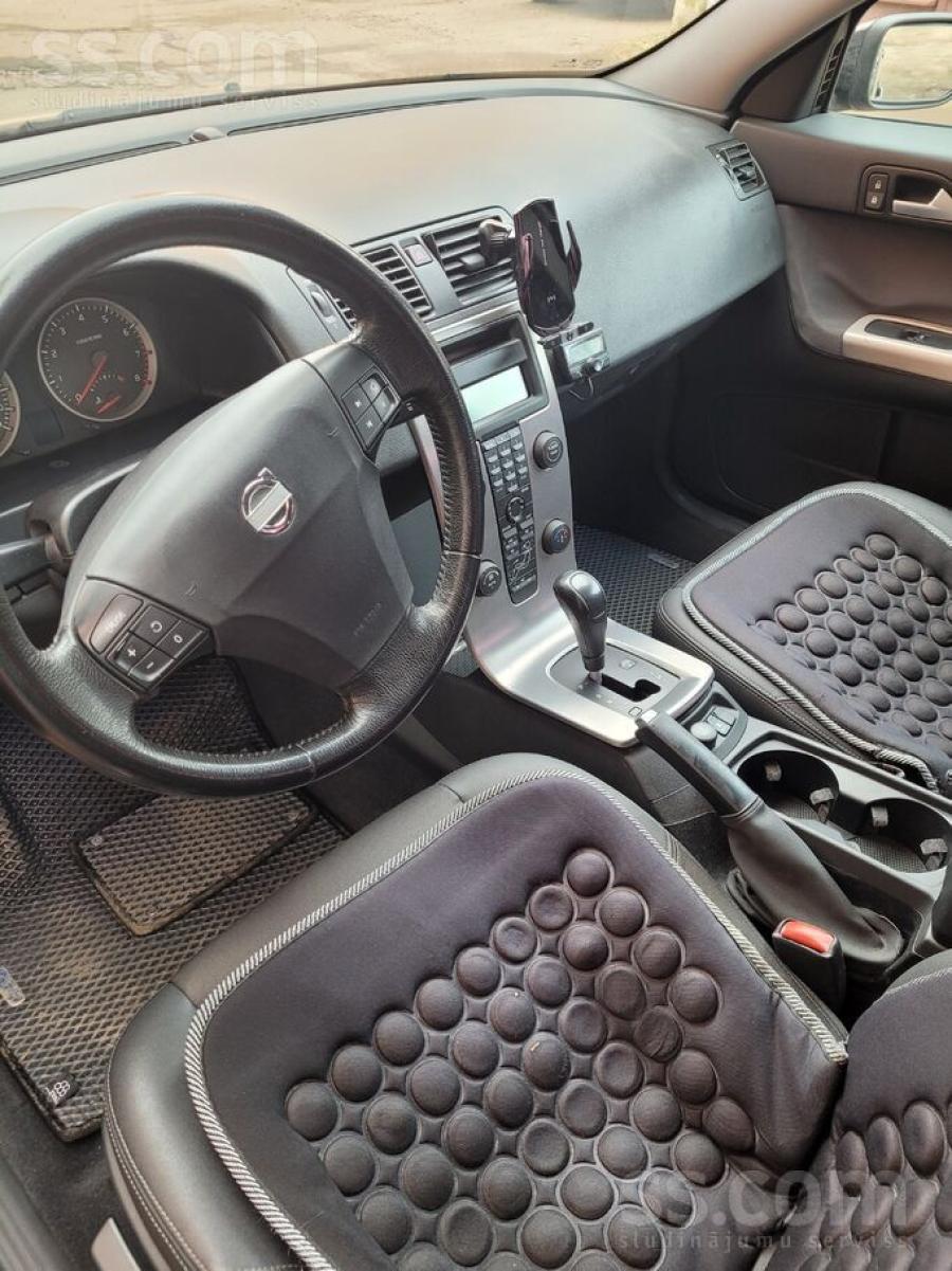 Melns Volvo S40 2004 Rīga, ar dzinēja tilpumu 2.40 L un nobraukumu 201 tūkst. km par 2300 €, foto 8 vietnē AUTOMOTO.COM.LV