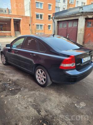 Melns Volvo S40 2004 Rīga, ar dzinēja tilpumu 2.40 L un nobraukumu 201 tūkst. km par 2300 €, foto 9 vietnē AUTOMOTO.COM.LV