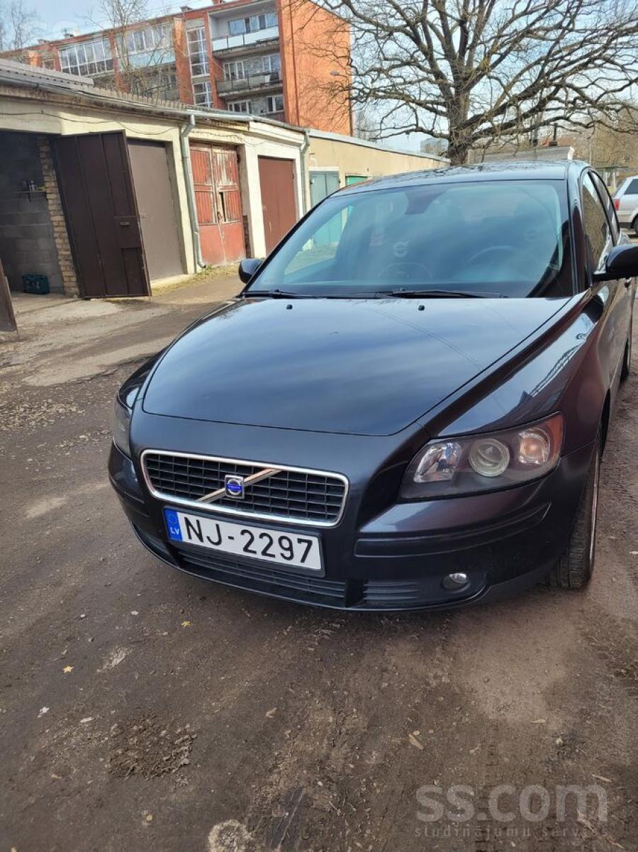 Melns Volvo S40 2004 Rīga, ar dzinēja tilpumu 2.40 L un nobraukumu 201 tūkst. km par 2300 €, foto 10 vietnē AUTOMOTO.COM.LV