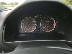 Black Volvo S40 2004 in Kaunas, with an engine capacity of 2.44 L and mileage of 326 thousand km for 1500 €, photo 5 on AUTOMOTO.COM.LV