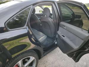 Black Volvo S40 2004 in Kaunas, with an engine capacity of 2.44 L and mileage of 326 thousand km for 1500 €, photo 12 on AUTOMOTO.COM.LV