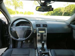 Black Volvo S40 2004 in Kaunas, with an engine capacity of 2.44 L and mileage of 326 thousand km for 1500 €, photo 13 on AUTOMOTO.COM.LV