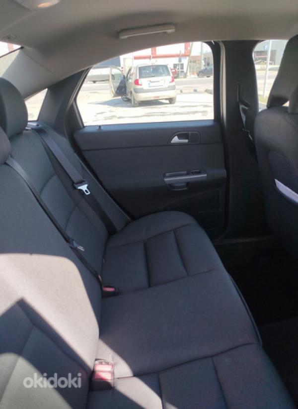 Melns Volvo S40 2004 Tallina, ar dzinēja tilpumu 0.00 L un nobraukumu 0 tūkst. km par 3400 €, foto 5 vietnē AUTOMOTO.COM.LV