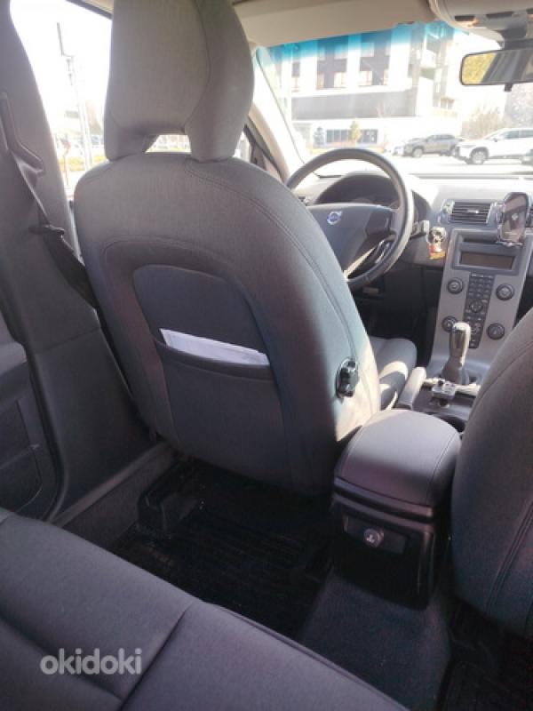 Melns Volvo S40 2004 Tallina, ar dzinēja tilpumu 0.00 L un nobraukumu 0 tūkst. km par 3400 €, foto 6 vietnē AUTOMOTO.COM.LV