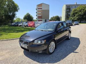 Black Volvo S40 2004 in Ventspils, with an engine capacity of 2.00 L and mileage of 345 thousand km for 1290 €, photo  on AUTOMOTO.COM.LV