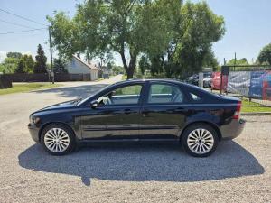 Black Volvo S40 2004 in Ventspils, with an engine capacity of 2.00 L and mileage of 345 thousand km for 1290 €, photo 5 on AUTOMOTO.COM.LV